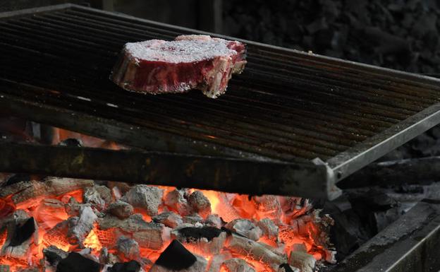 Txakoli Simón, el Everest de la txuleta en Bilbao | El Correo