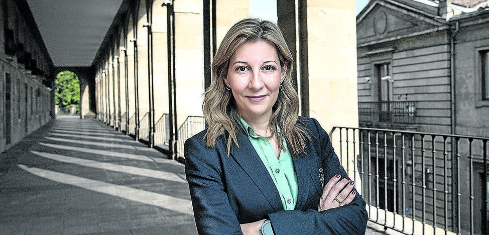 Eva García Sáenz de Urturi, escritora, ganadora del premio Planeta 2020 ...