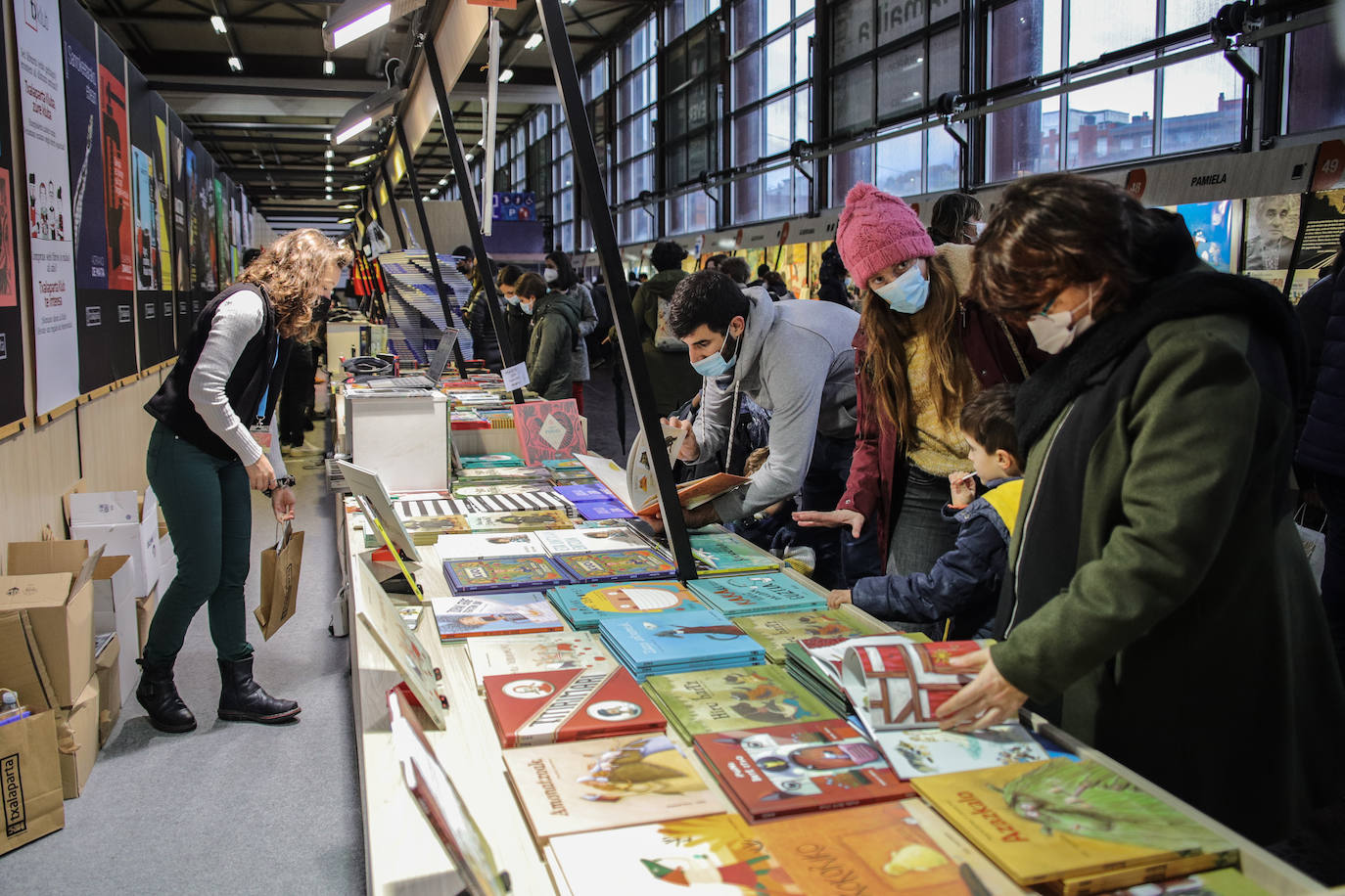 Fotos: Nueva jornada en la Azoka de Durango | El Correo