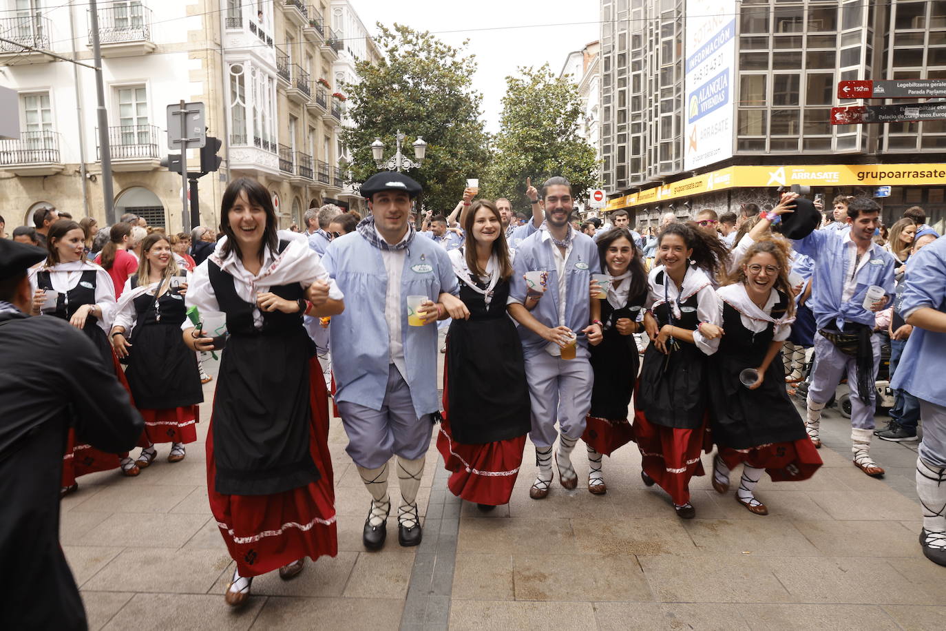 Fiestas Vitoria 2022 | La Blanca: Celedón tropical | El Correo