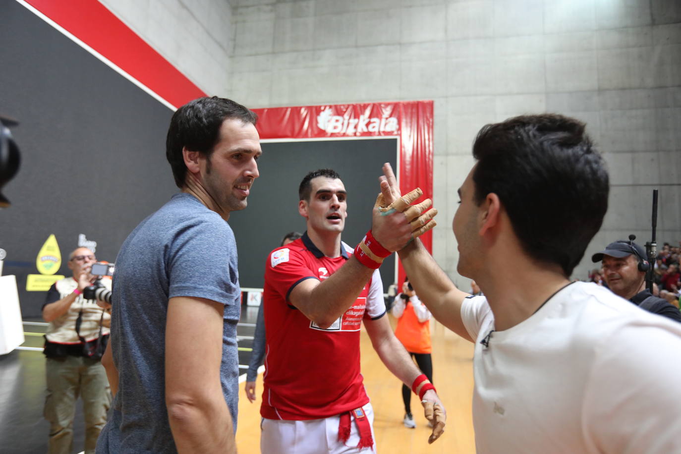 Fotos: Ezkurdia gana a Altuna la final del Cuatro y Medio en un partido ...